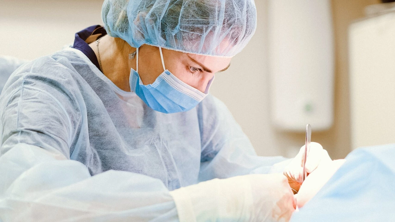 High-Flow Nasal Therapy During Transcatheter Aortic Valve Replacement