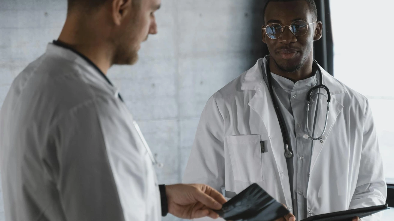 Multiple Myeloma: Symptoms, Staging, and the Latest Treatment ...