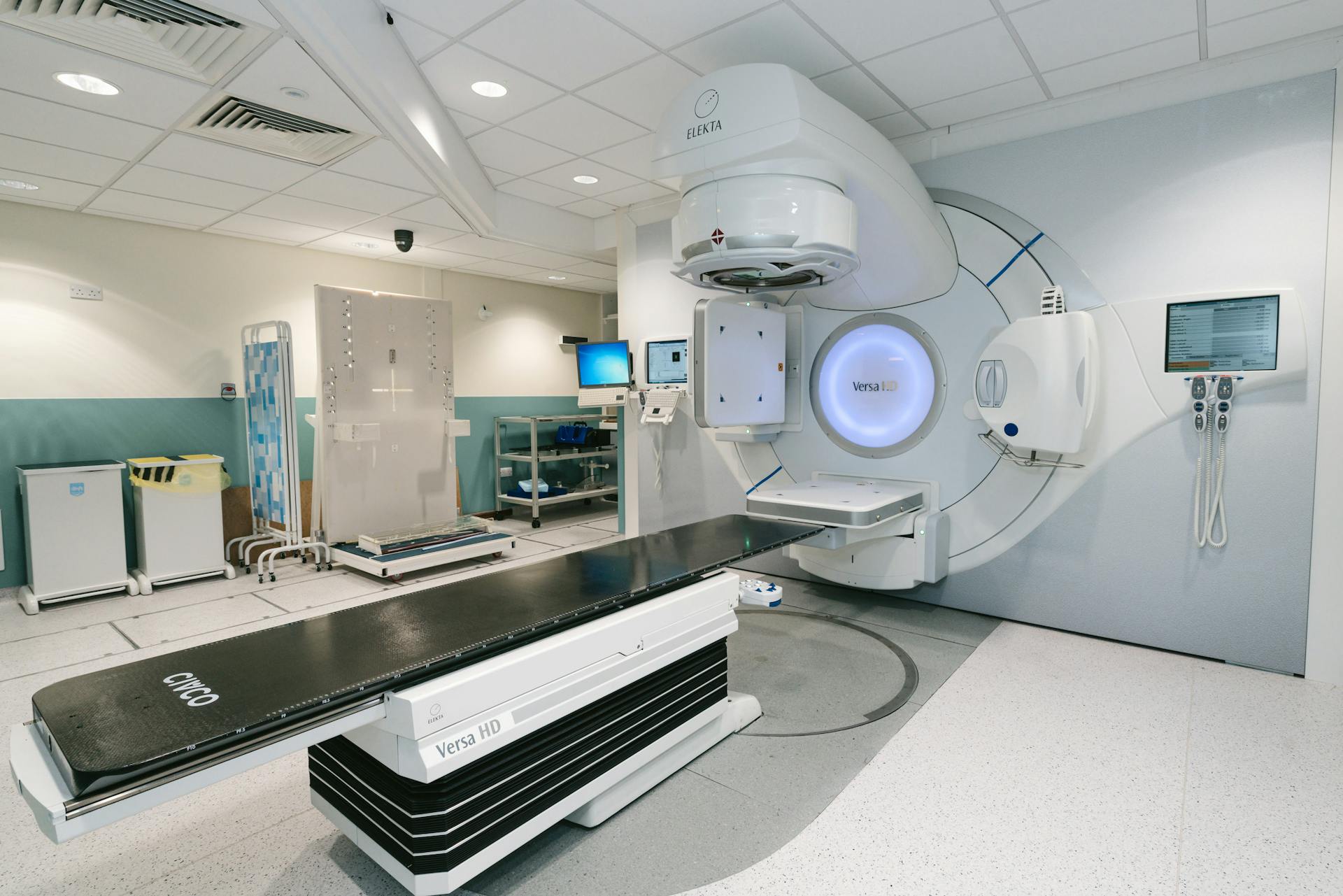 High-Dose Hyper-Fractionated Radiotherapy Improves LS-SCLC Outcomes ...